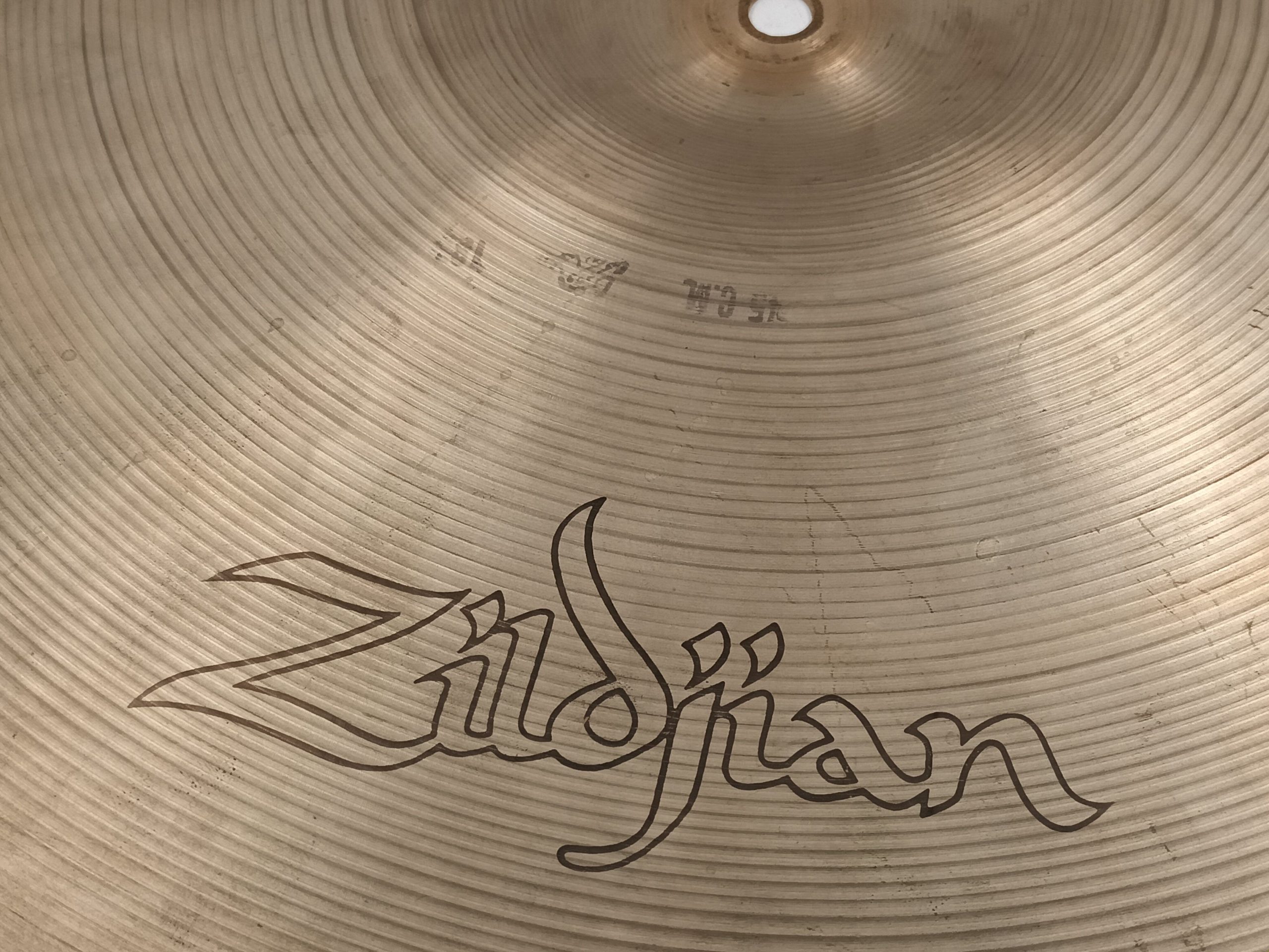 Vintage 1970s Zildjian Avedis 18" Ride Cymbal - Hollow Logo - Drumattic